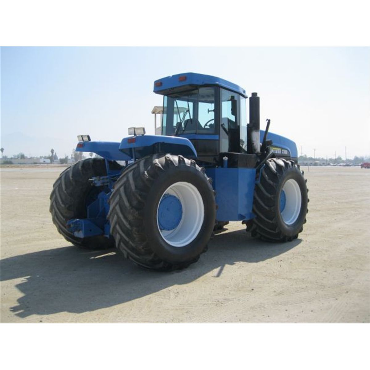 2002 Buhler Versatile 2360 4x4 Ag Tractor