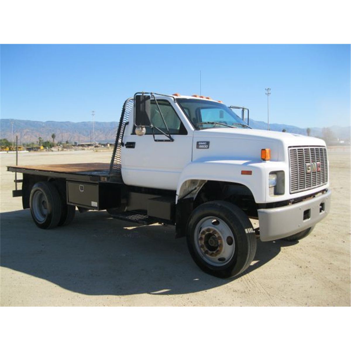1999 GMC C6500 Flatbed Truck
