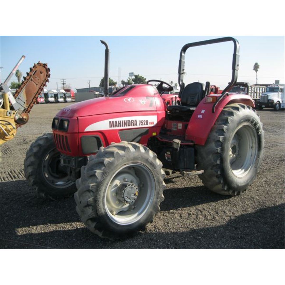 2007 Mahindra 7520 4x4 Ag Tractor