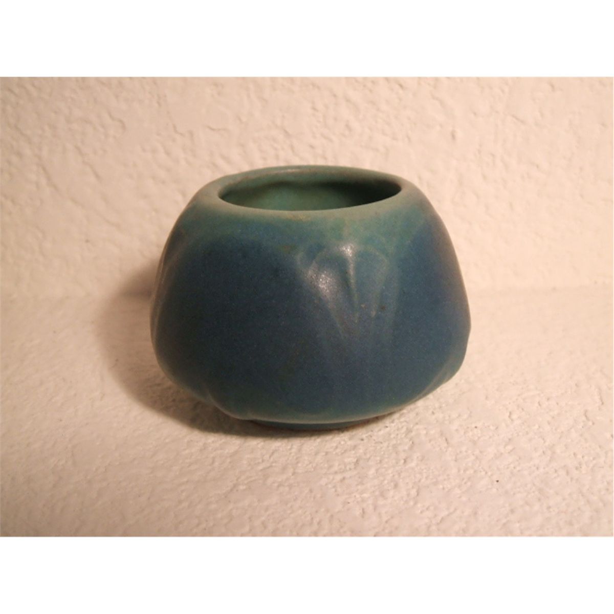 Van Briggle Small Vase/Pot, Leaf Design