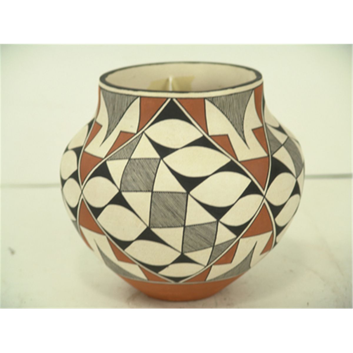 Laguna Pottery Jar - Riley