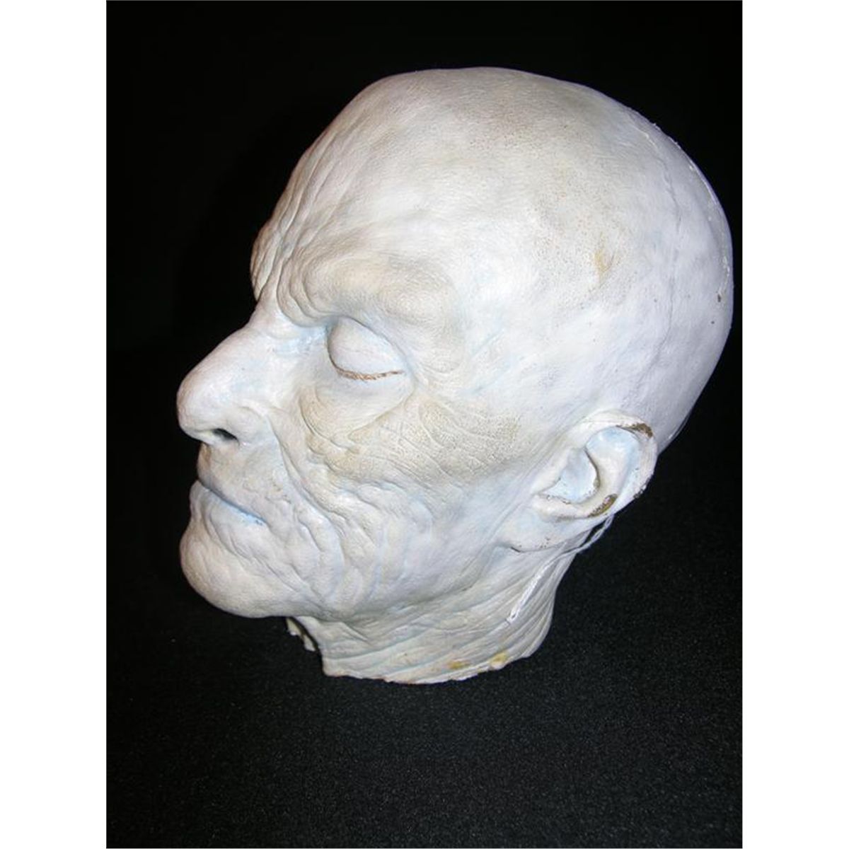 Buffy, The Vampire Slayer Severed Head Movie Props