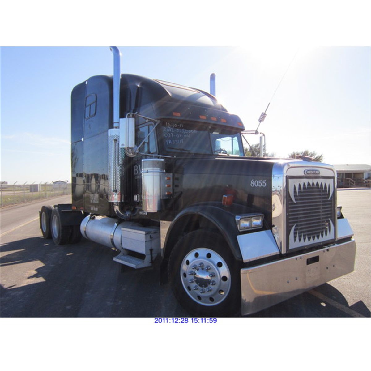 1999 - FREIGHTLINER TRUCK