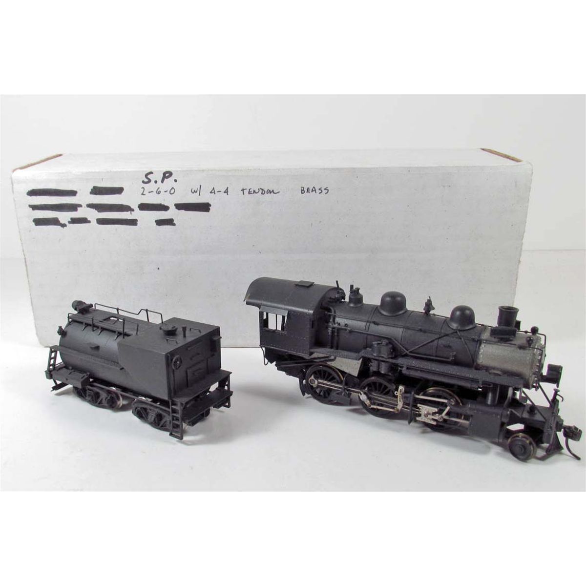 VINTAGE SOUTHERN PACIFIC TRAIN ENGINE & TENDER - UNKNOWN MAKER