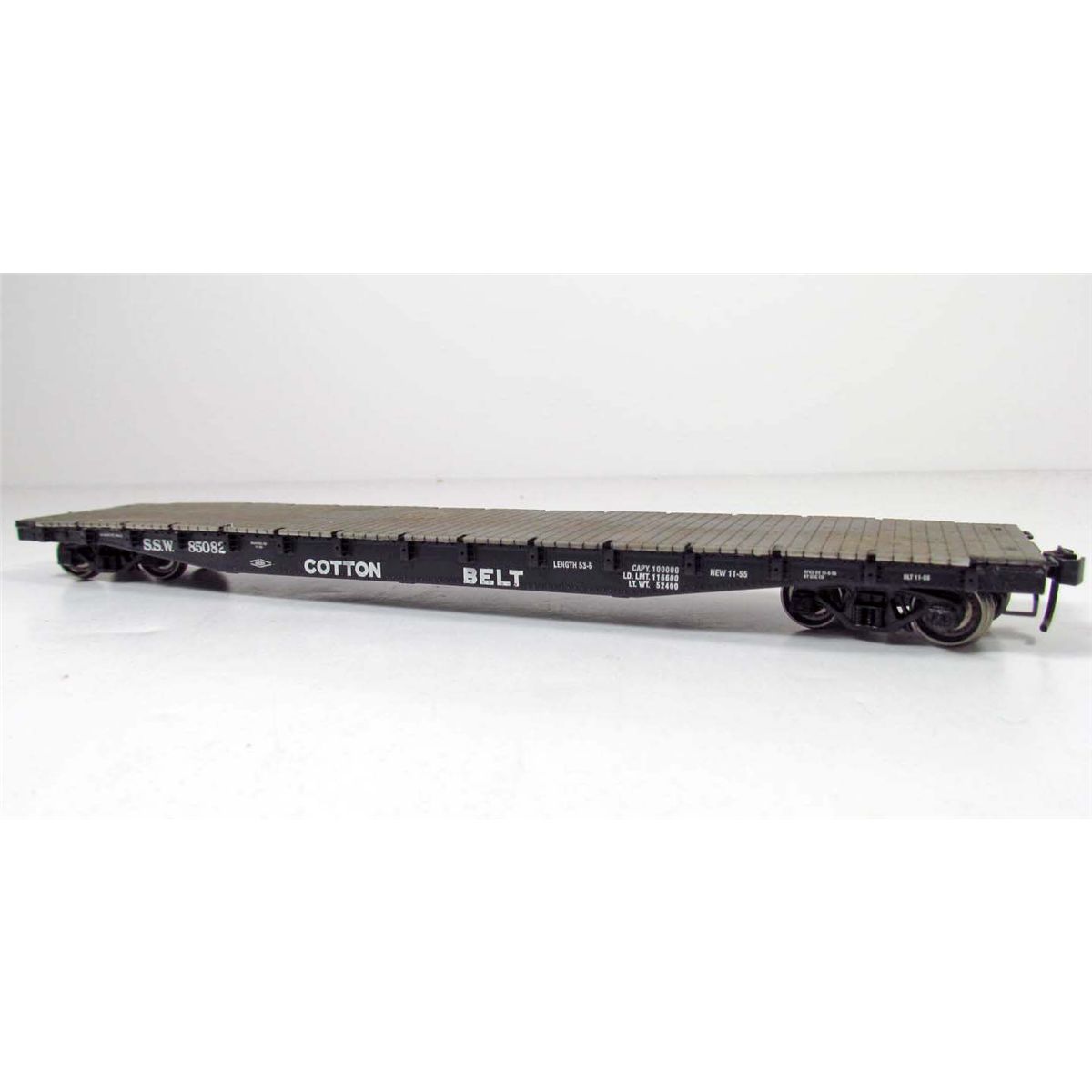 LIFE LIKE PROTO 2000 - AAR STANDARD 50 TON FLAT CAR - HO SCALE TRAIN