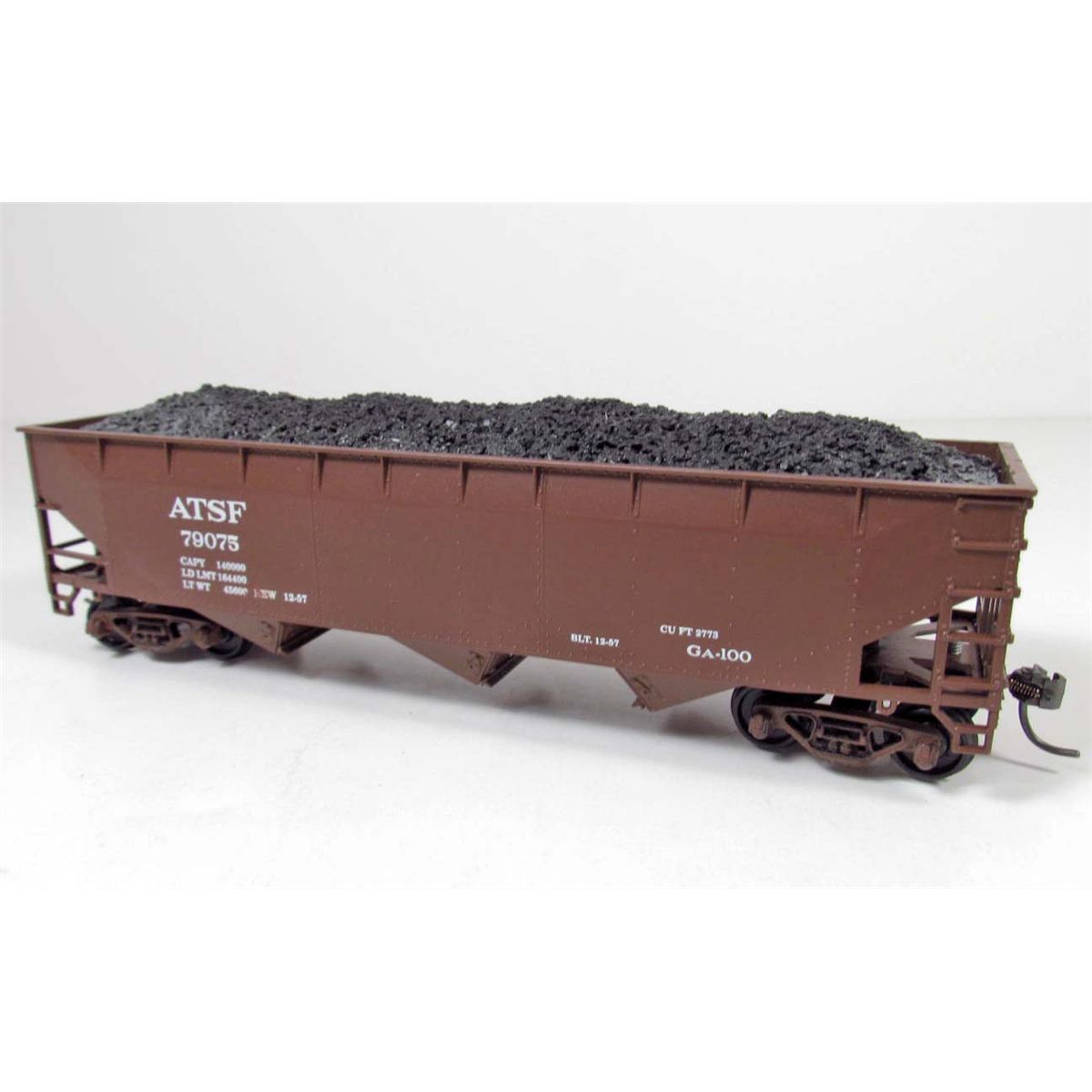 STEWART HOBBIES - OFFSET 70 TON 9 PANEL TRIPPLE HOPPER - HO SCALE TRAIN