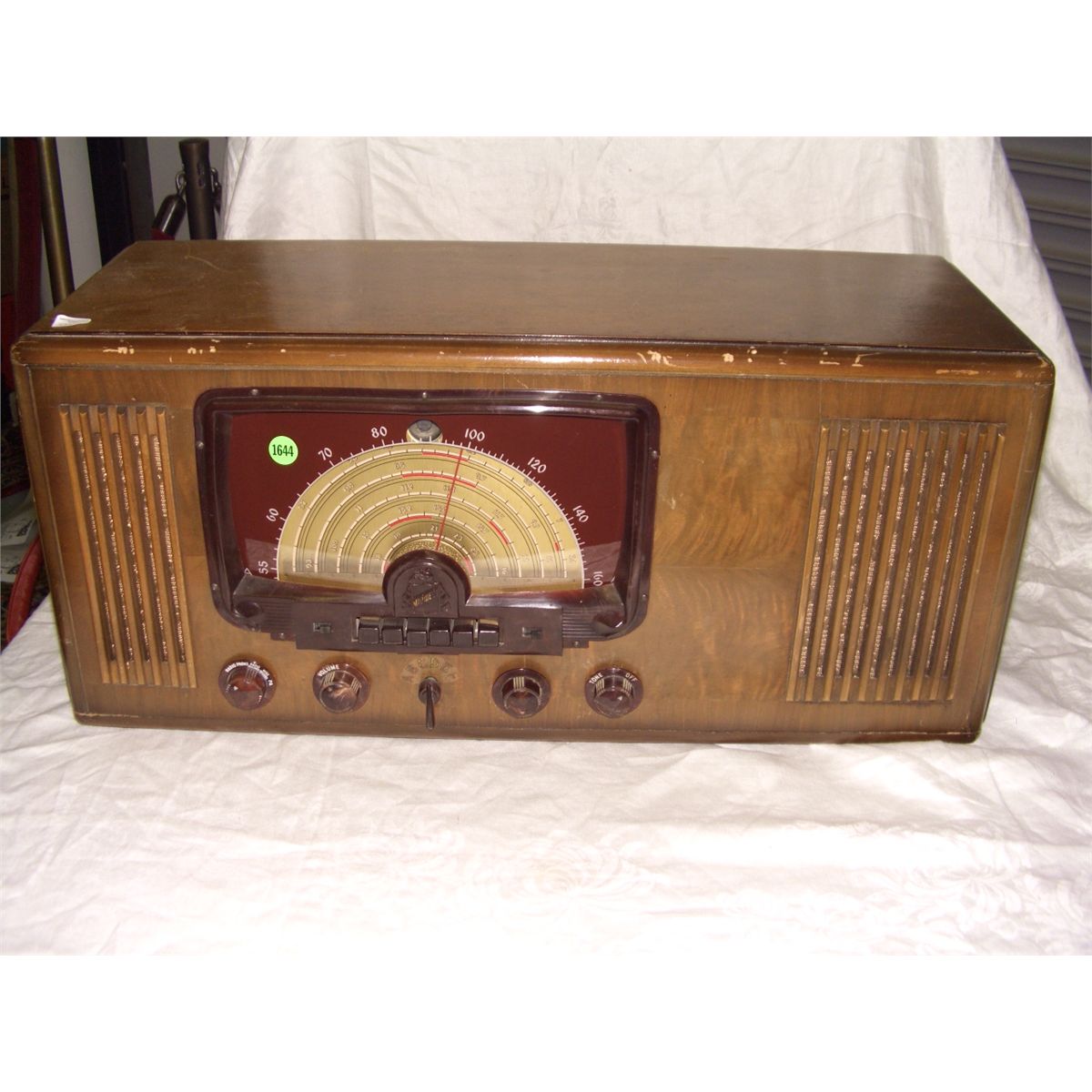 vintage table top radio