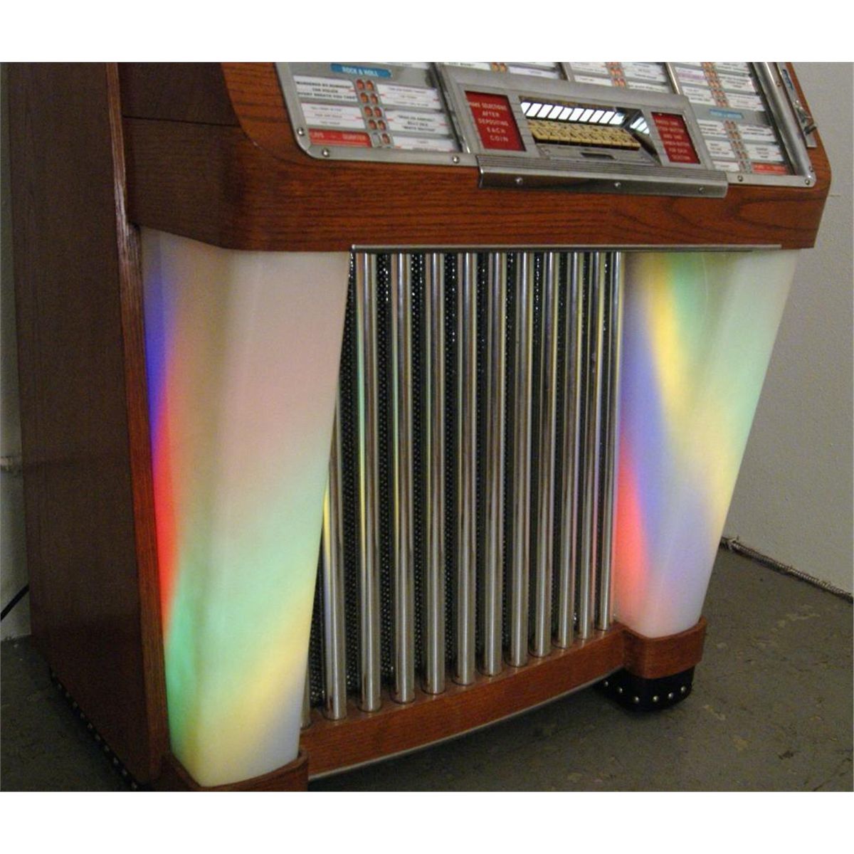 Seeburg M100 C 1952-1953 45 rpm Jukebox