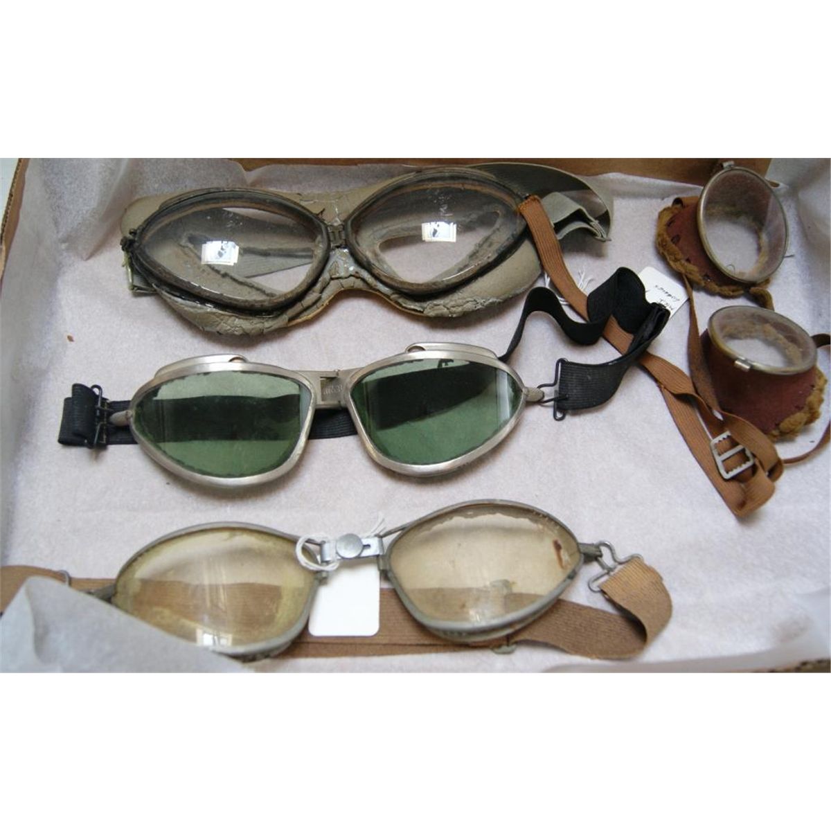 Collection of 4 US WWII Flight goggles
