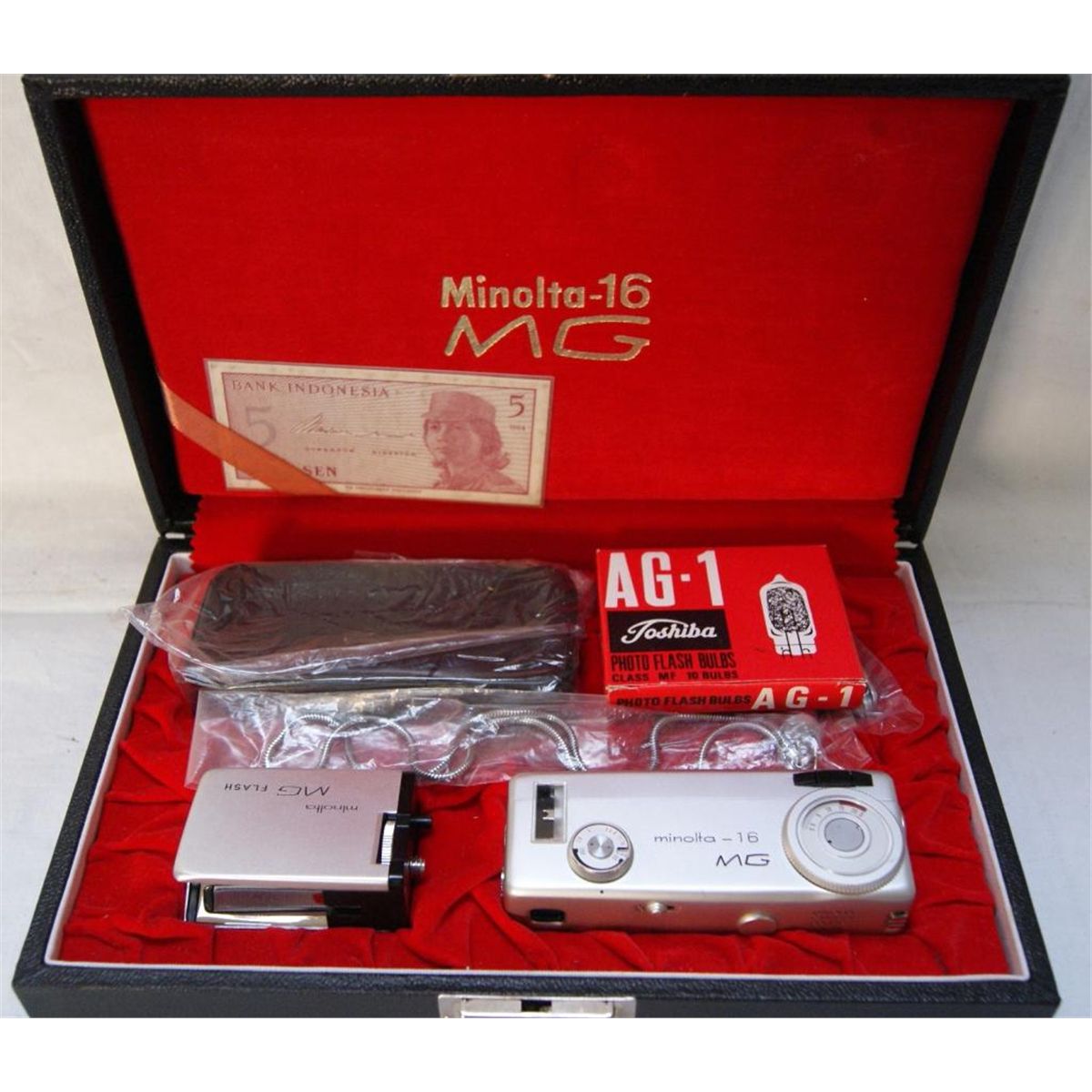 Vintage Minolta -16 MG Spy Camera - New in Box