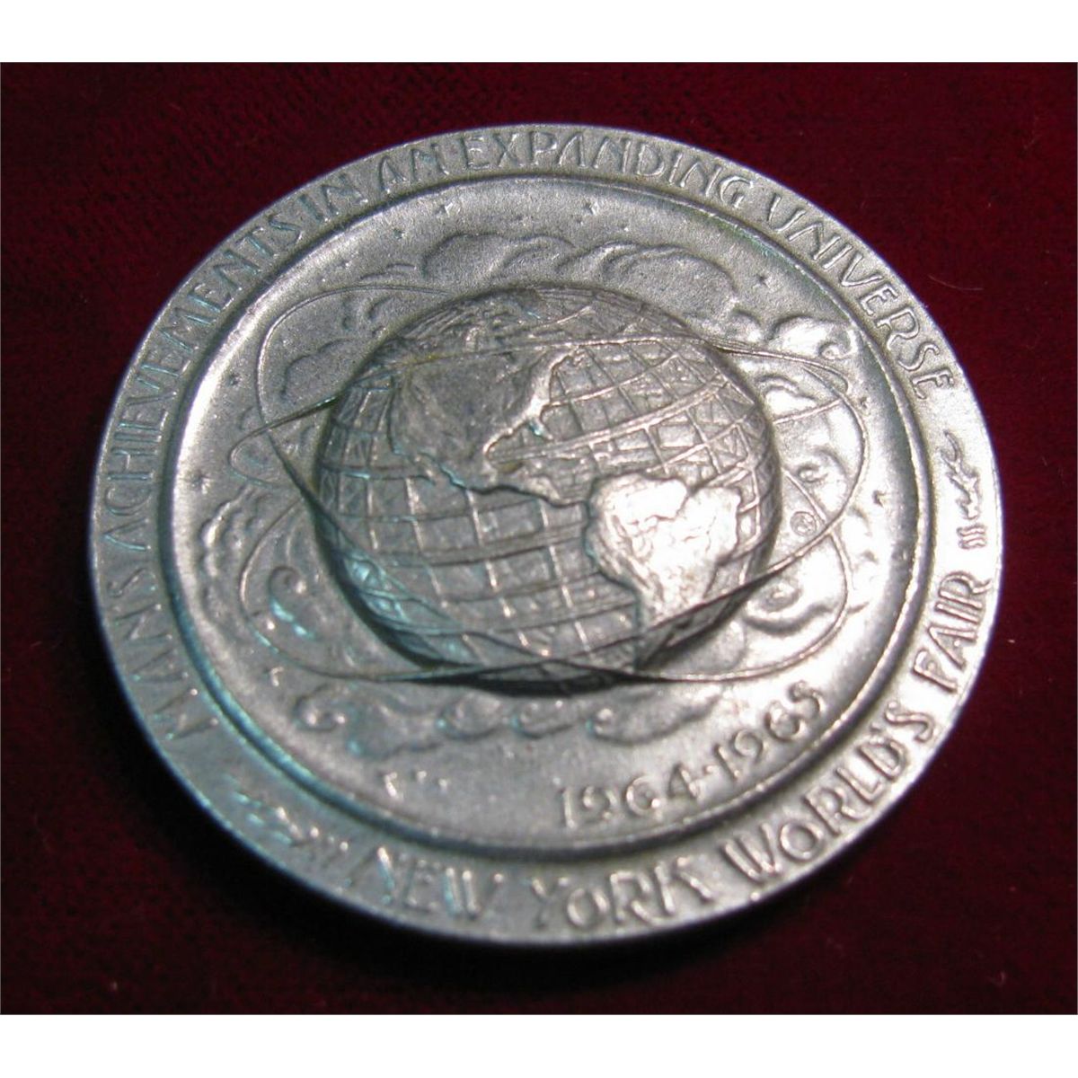 12. 1964-1965 New York World's Fair Medal. White metal.