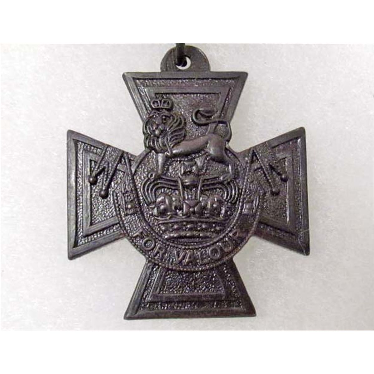 COPY OF A BRITISH VICTORIA CROSS DECORATION W/ RIBBON