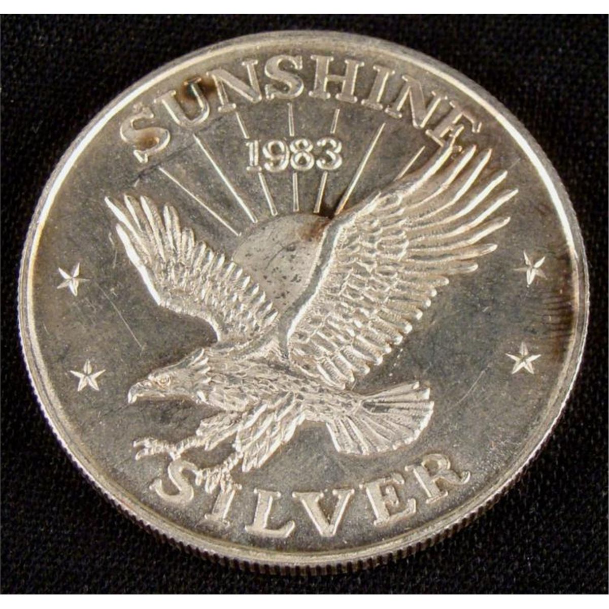 Sunshine Mining 1 Troy Oz .999 Fine Silver Coin 1983