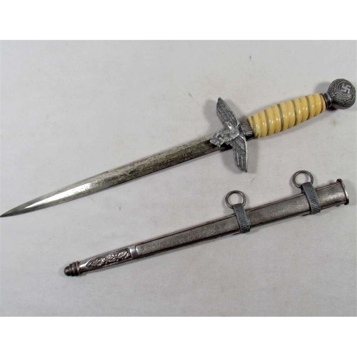 RARE GERMAN NAZI LUFTWAFFE 2ND MODEL ENGRAVED PRESENTATION DAGGER W ...