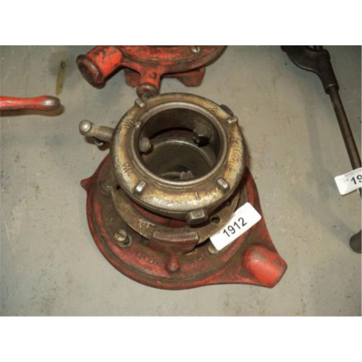 RIGID PIPE THREADER BIT