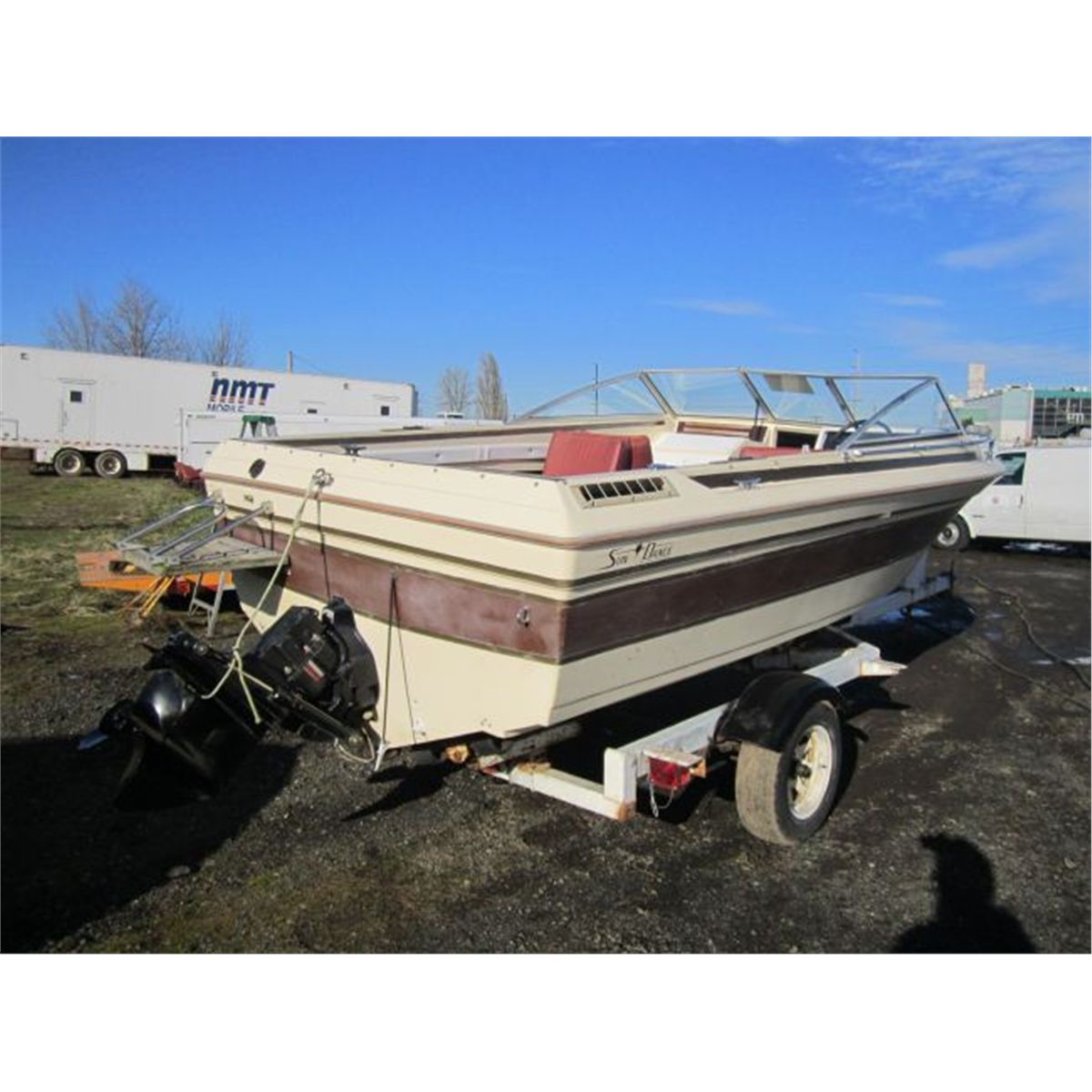 1984 Sun Runner Sun Dance 19' Boat