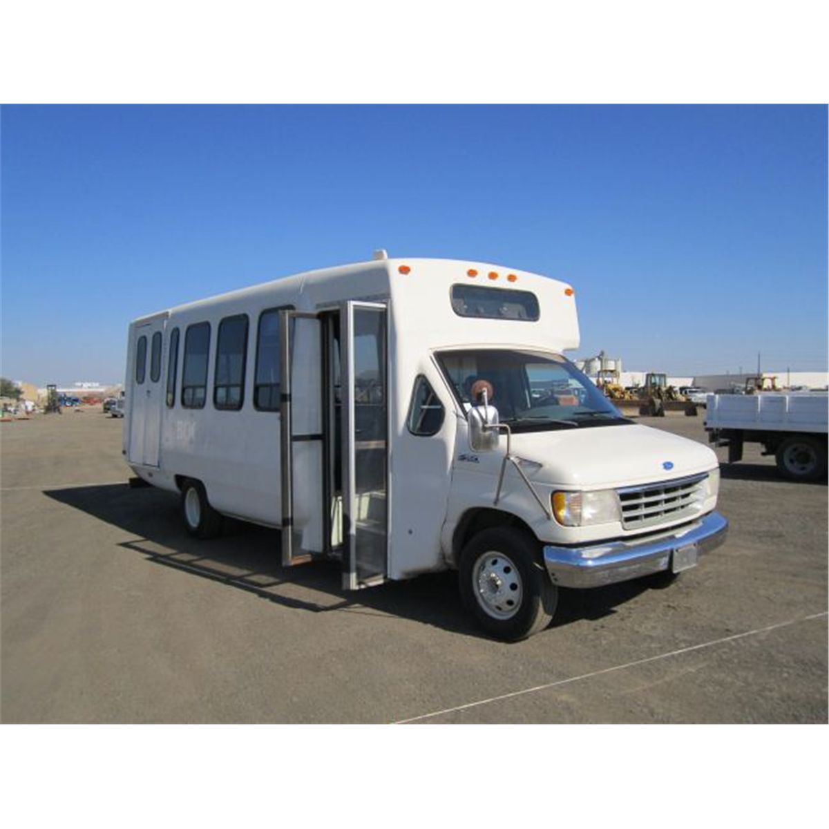 1992 Ford E-350 S/A Para Transit Bus