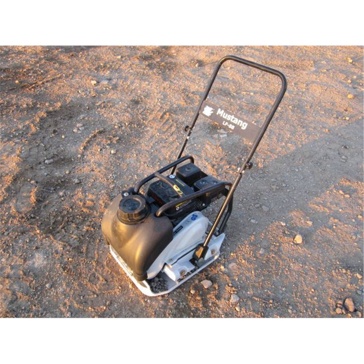 2011 Mustang LF-88 Vibratory Plate Compactor