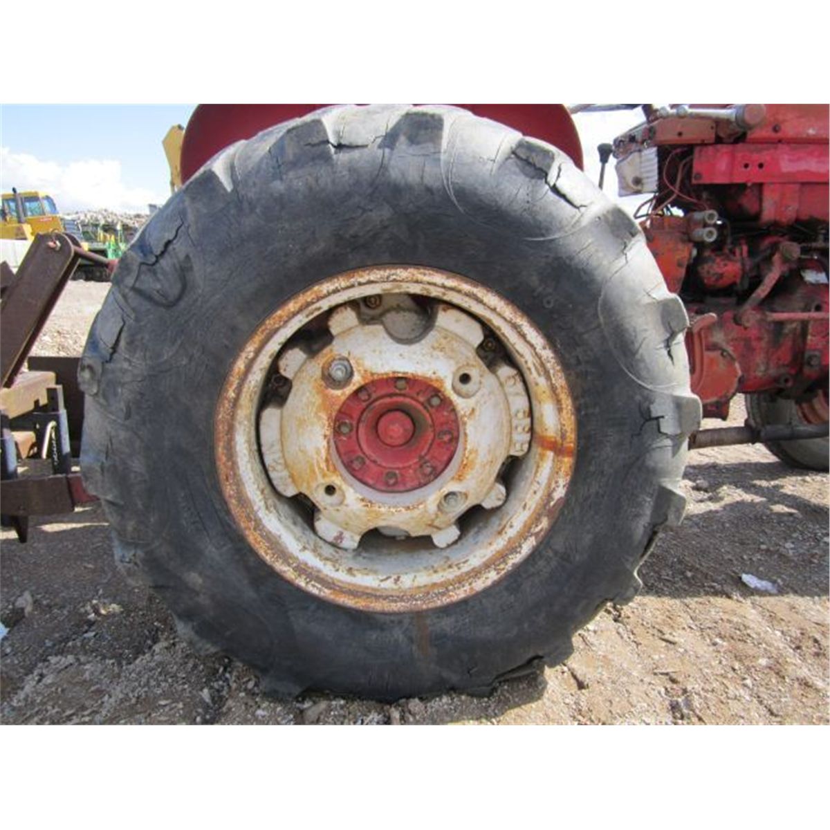 1960 International Harvester 460 Diesel Utility Ag. Tractor