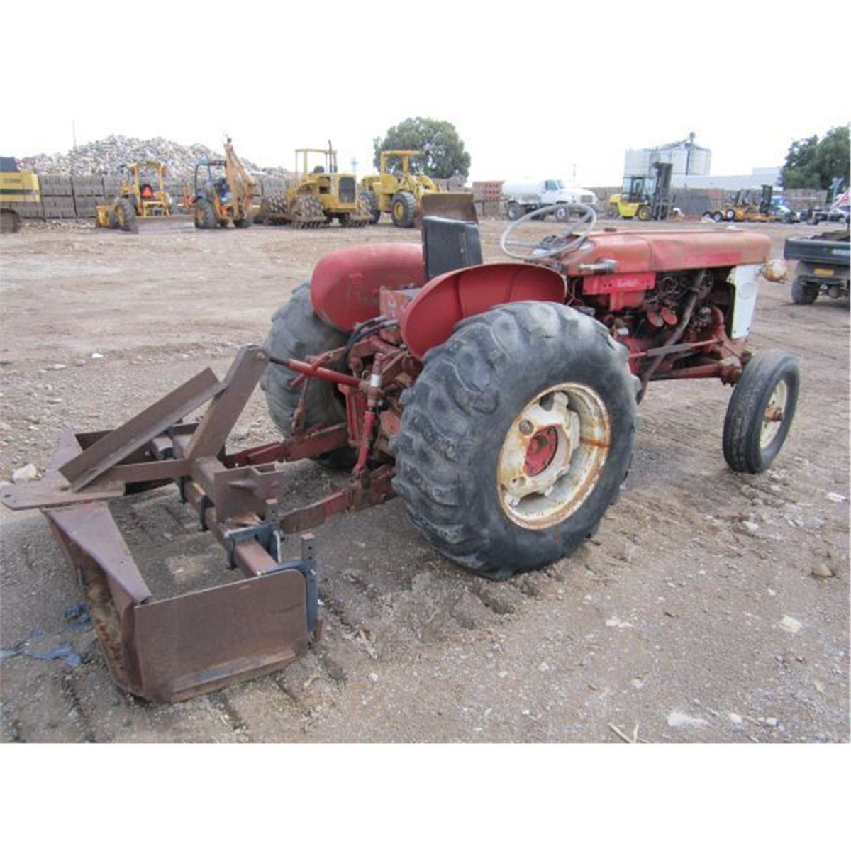1960 International Harvester 460 Diesel Utility Ag. Tractor
