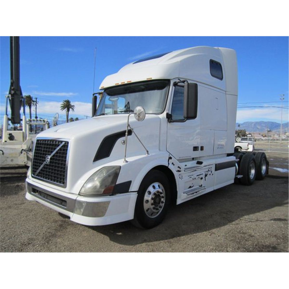 2005 Volvo T/A Truck Tractor
