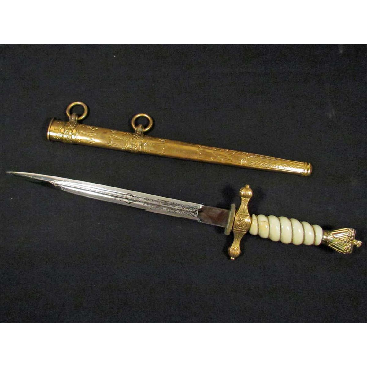 RARE GERMAN NAZI NAVAL OFFICERS DAGGER W/ SCABBARD