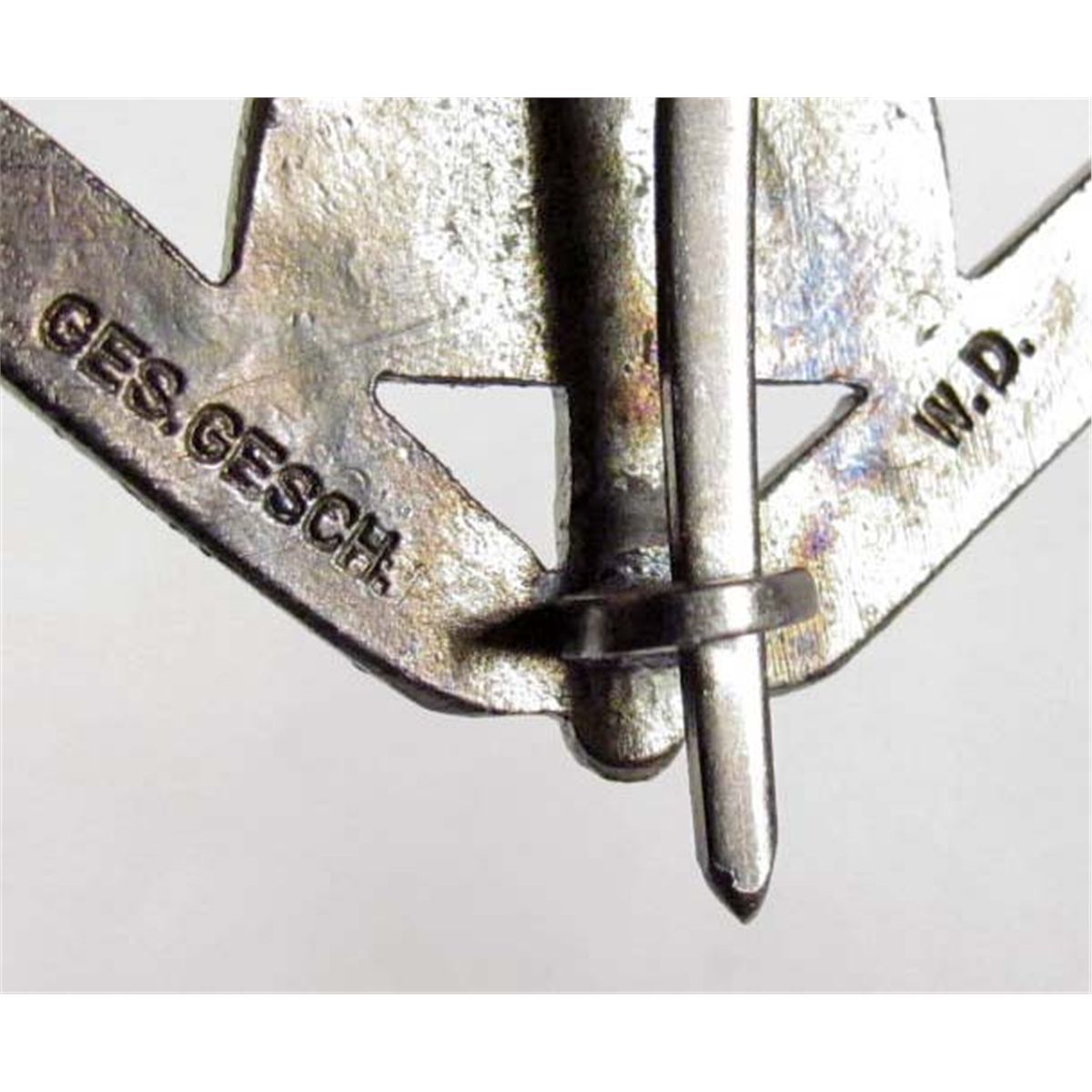 GERMAN NAZI RAD LABOR FRONT ENAMELED BADGE