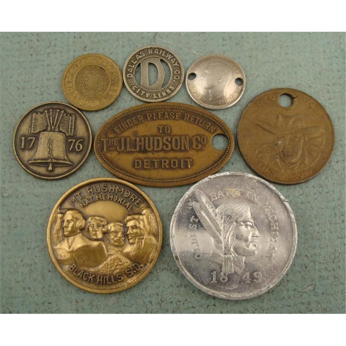 1 Lot 8 Tokens & Medals Transit, Red Ryder, Bank