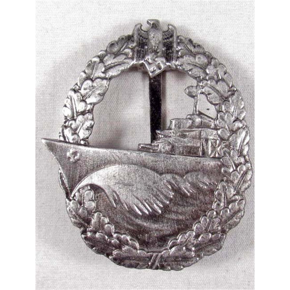 GERMAN NAZI BADGE - MARKED ON BACK