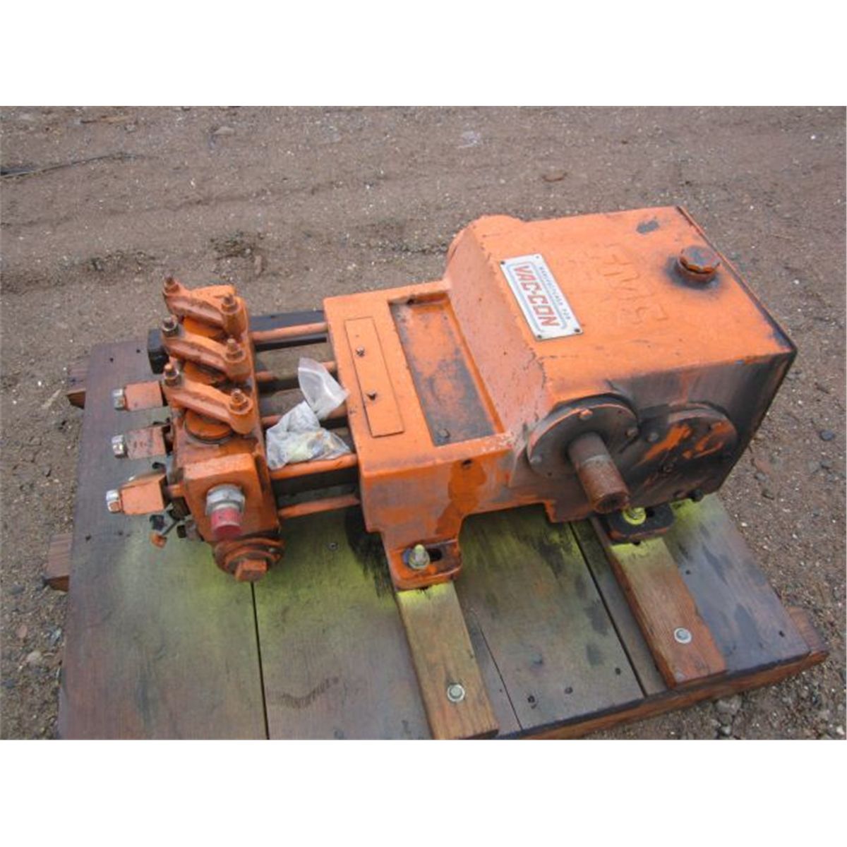FMC L-16 Horizontal Triplex Piston Pump