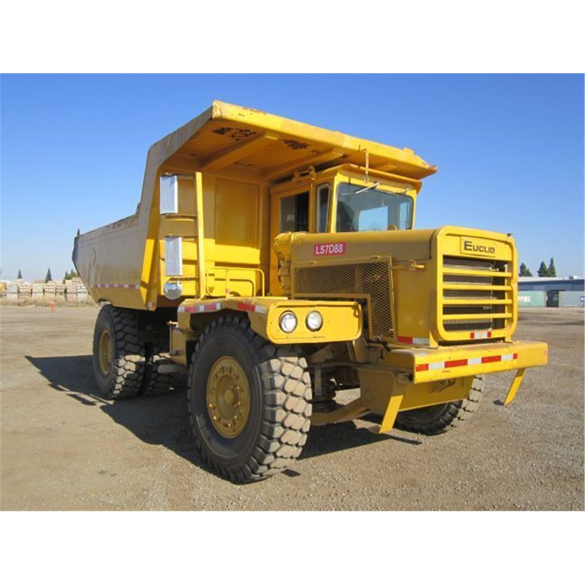 1980 Euclid 215 FD S/A Haul Truck