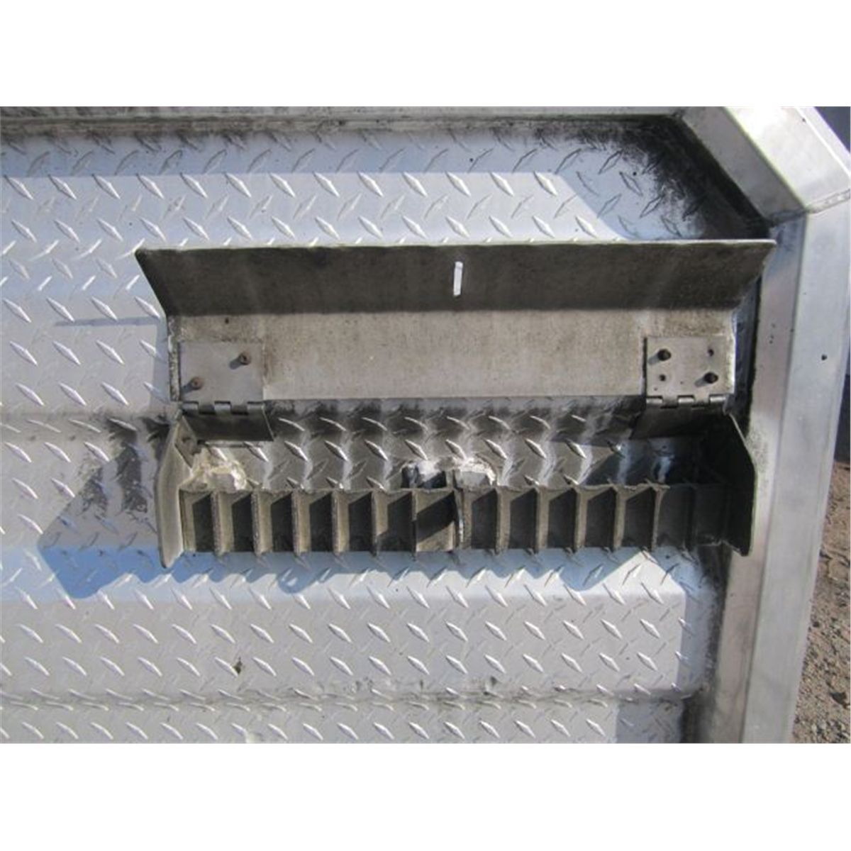 Pro Tech Aluminum Diamond Plate Headache Rack