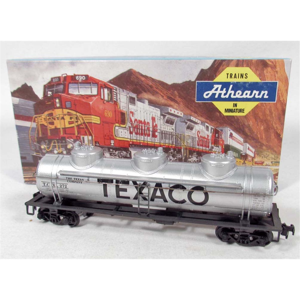 ATHEARN 3 DOME TEXACO TRAIN TANK CAR IN ORIGINAL BOX