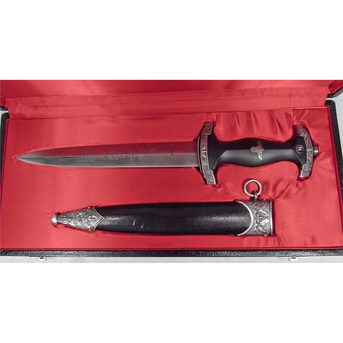 RARE - CASED GERMAN NAZI WAFFEN SS PRESENTATION DAGGER AND SCABBARD