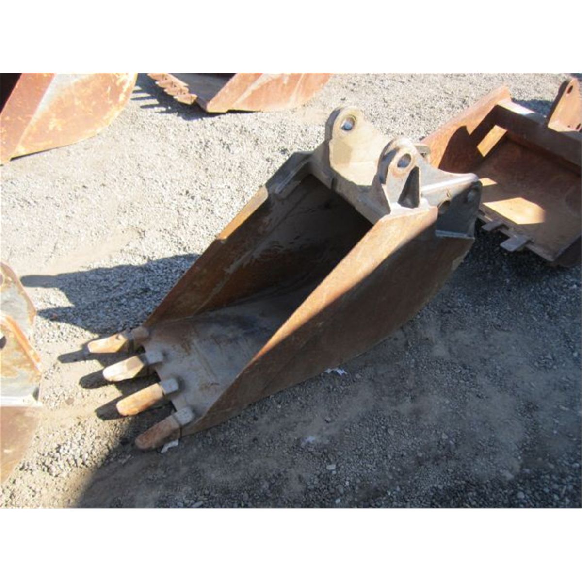 18" Backhoe Bucket