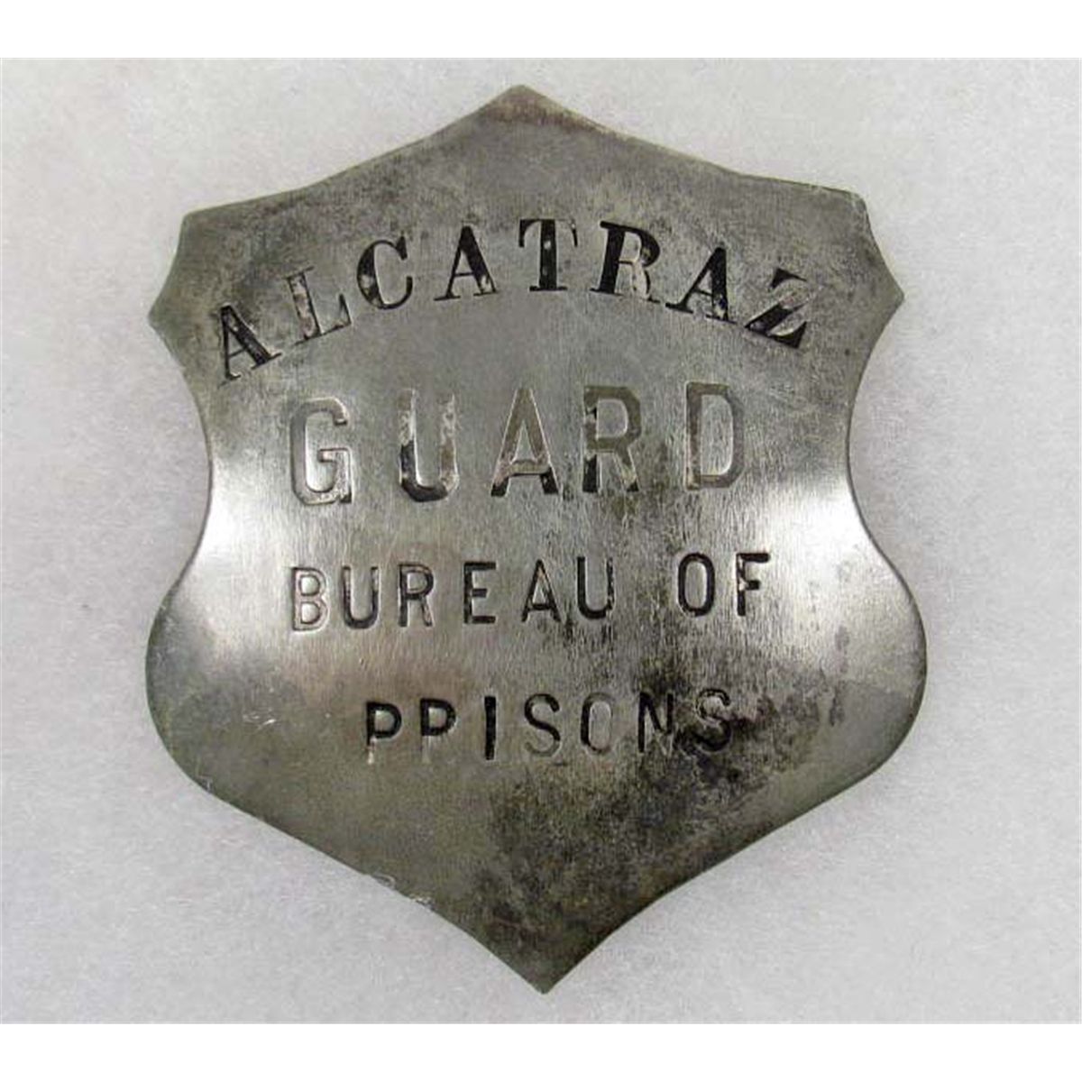 RARE ALCATRAZ GUARD BUREAU OF PRISONS OBSOLETE POLICE LAW BADGE