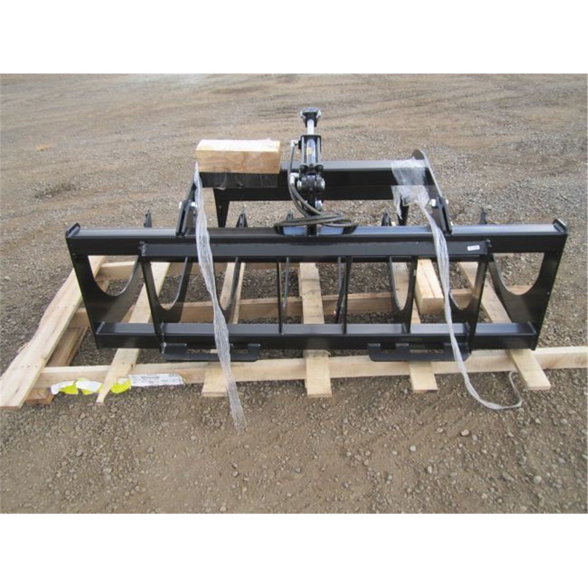 Versatech 47006 60" Skid Steer Grapple Bucket