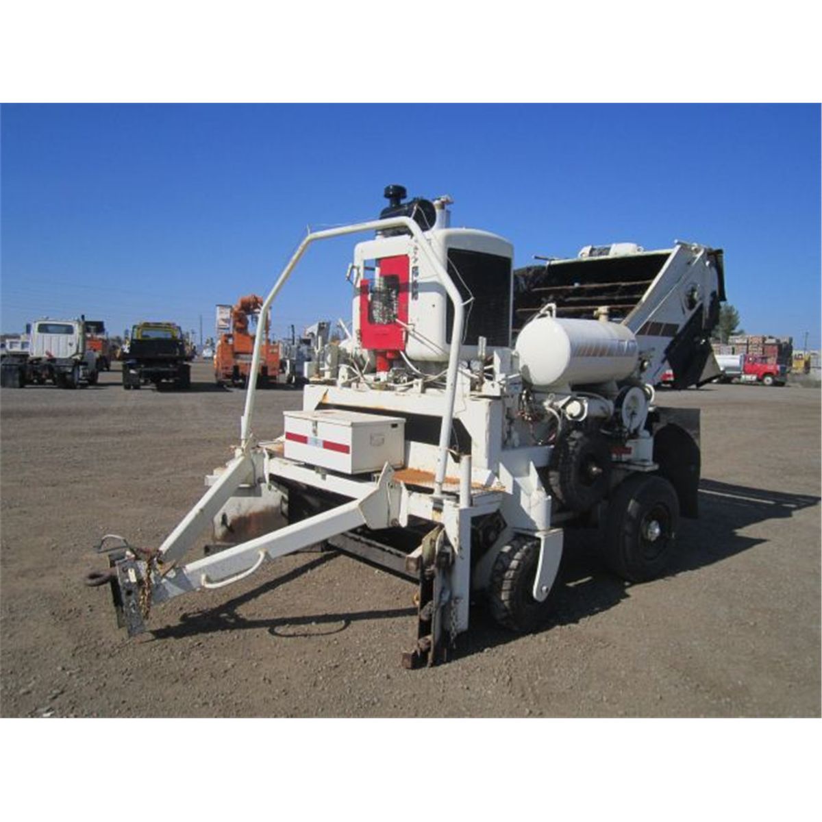 Clarks 601 S/A Towable Asphalt Windrow Elevator