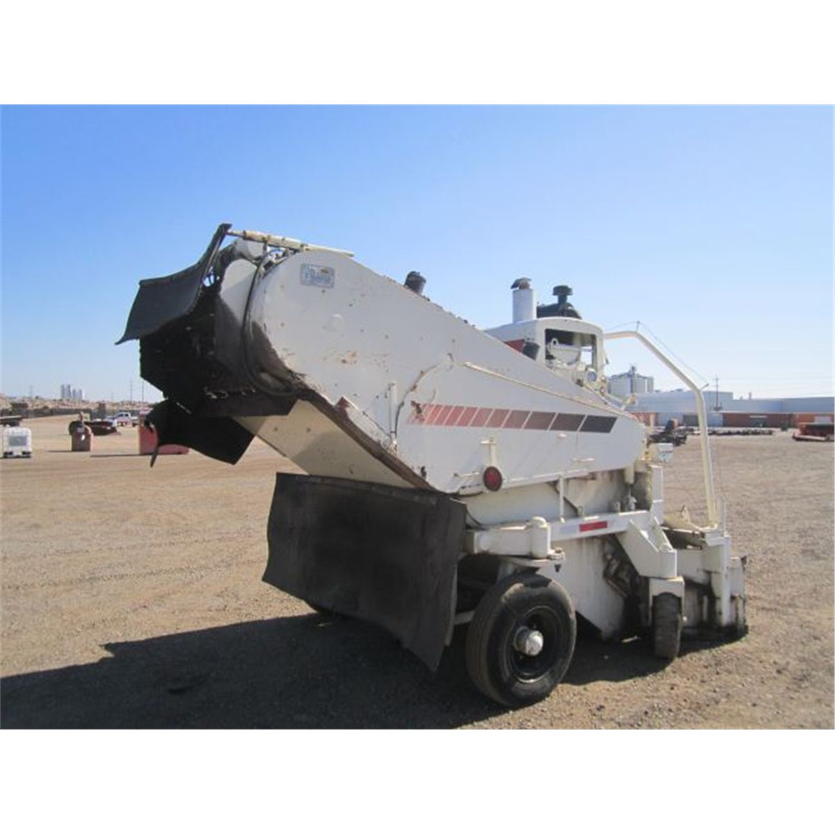 Clarks 601 S/A Towable Asphalt Windrow Elevator