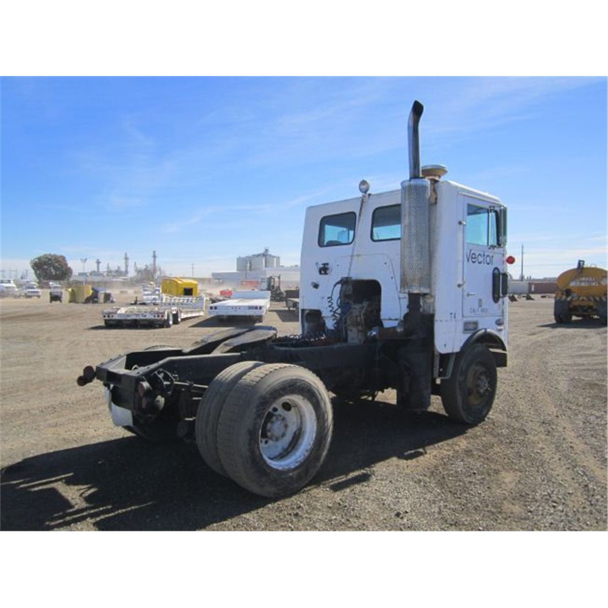1977 Peterbilt 282 S63 S/A Cab-Over Truck Tractor