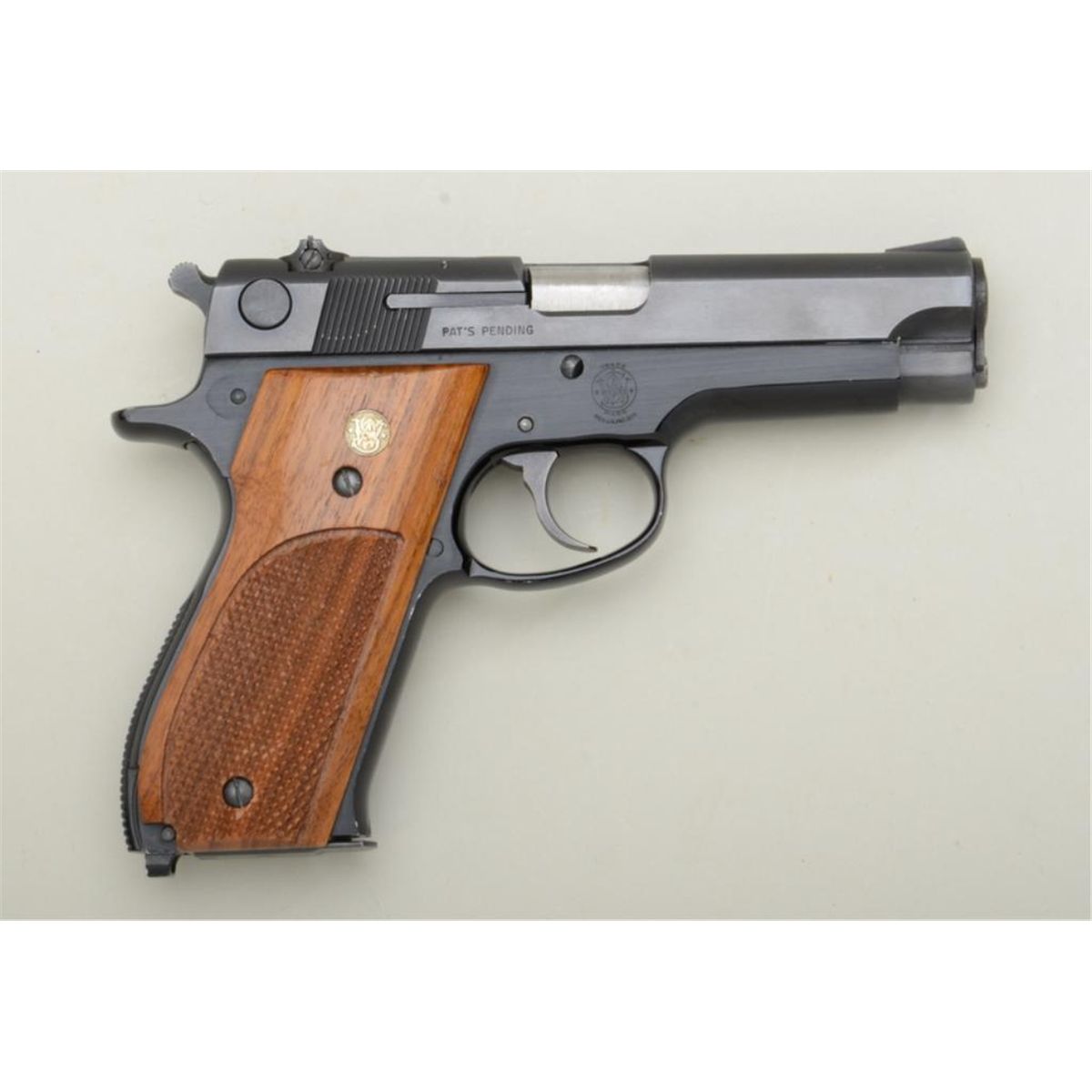 Smith & Wesson Model 39-2 DA semi-auto pistol, 9mm cal., 4” barrel ...
