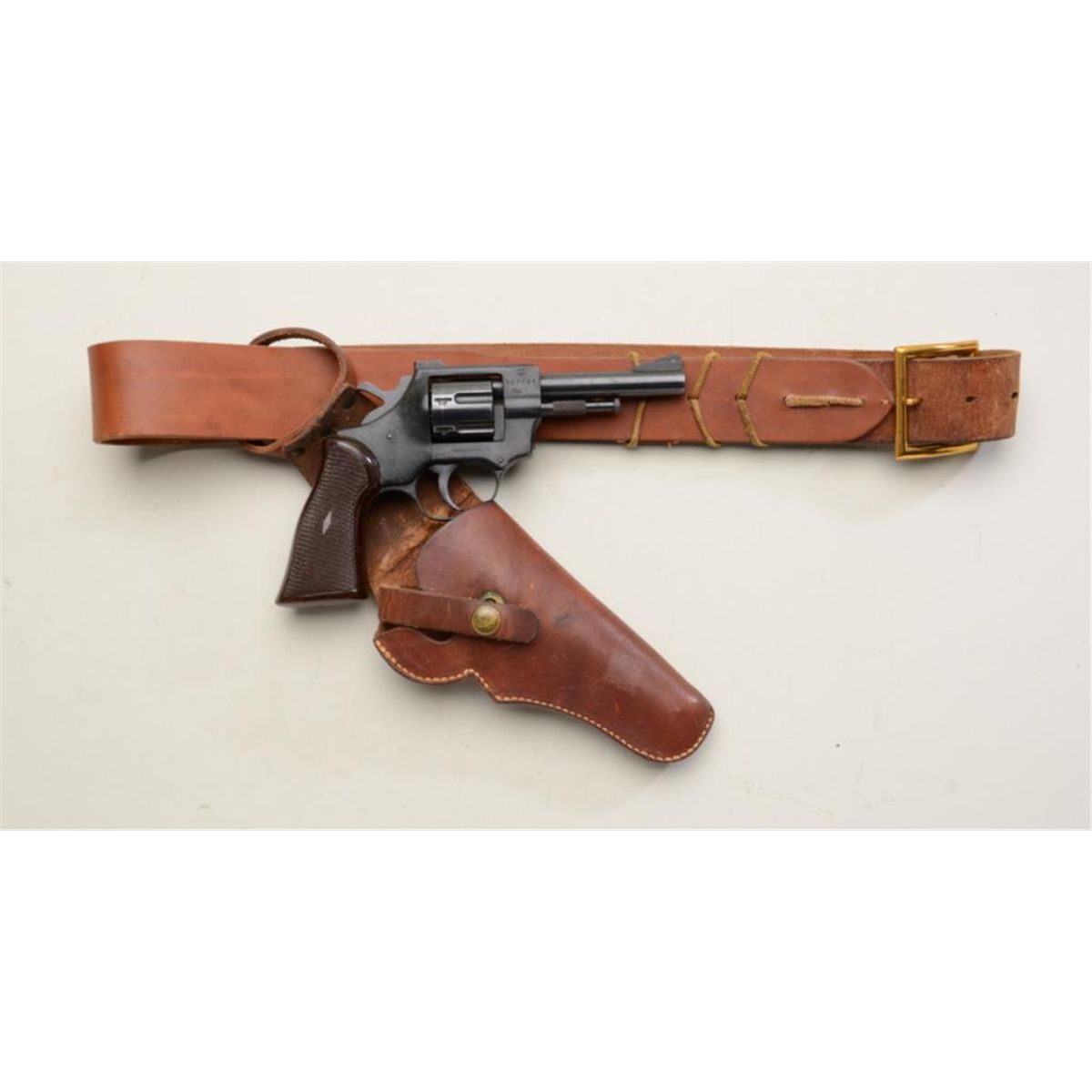 German Arminius DA revolver, .32 S&W Long cal., 4” barrel, black finish ...