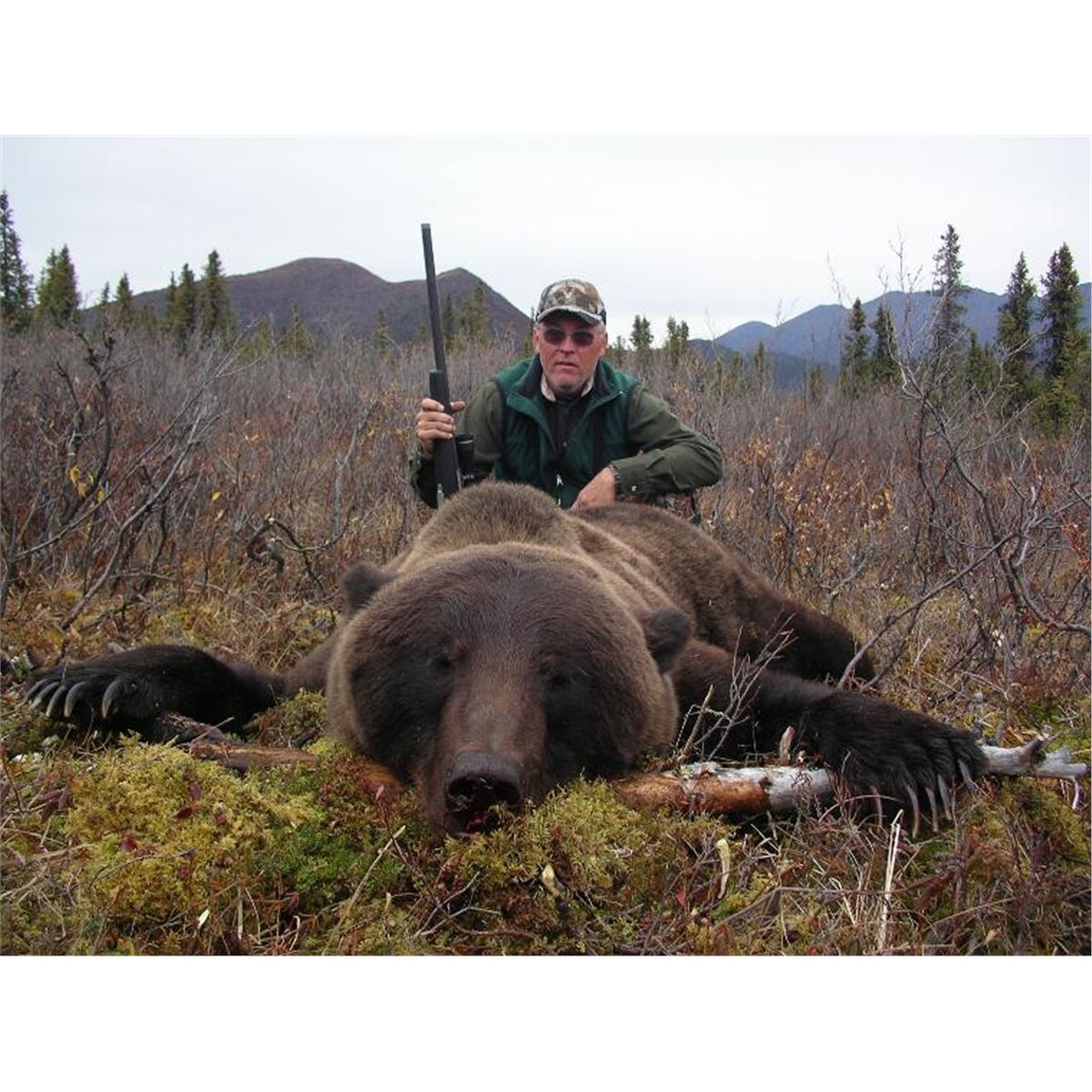 Alaska – 8 Day – Grizzly Bear and Wolf Hunt for One Hunter (Option to ...