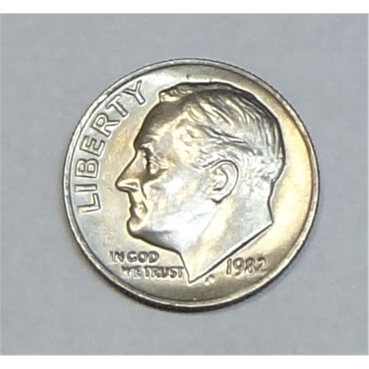 1982 no mint mark Roosevelt dime XF/AU
