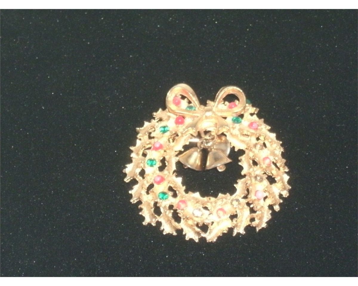 Vintage/Antique Wreath with Bells Pin "Weiss"