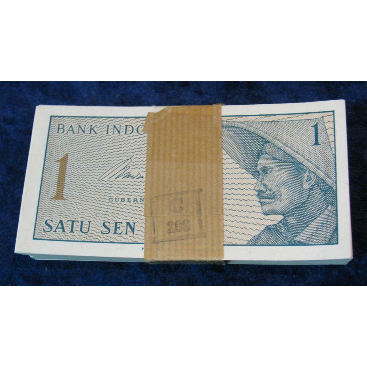 1569. (100) Series 1964 Indonesia 1-Satu Sen Banknotes Original Bundle.