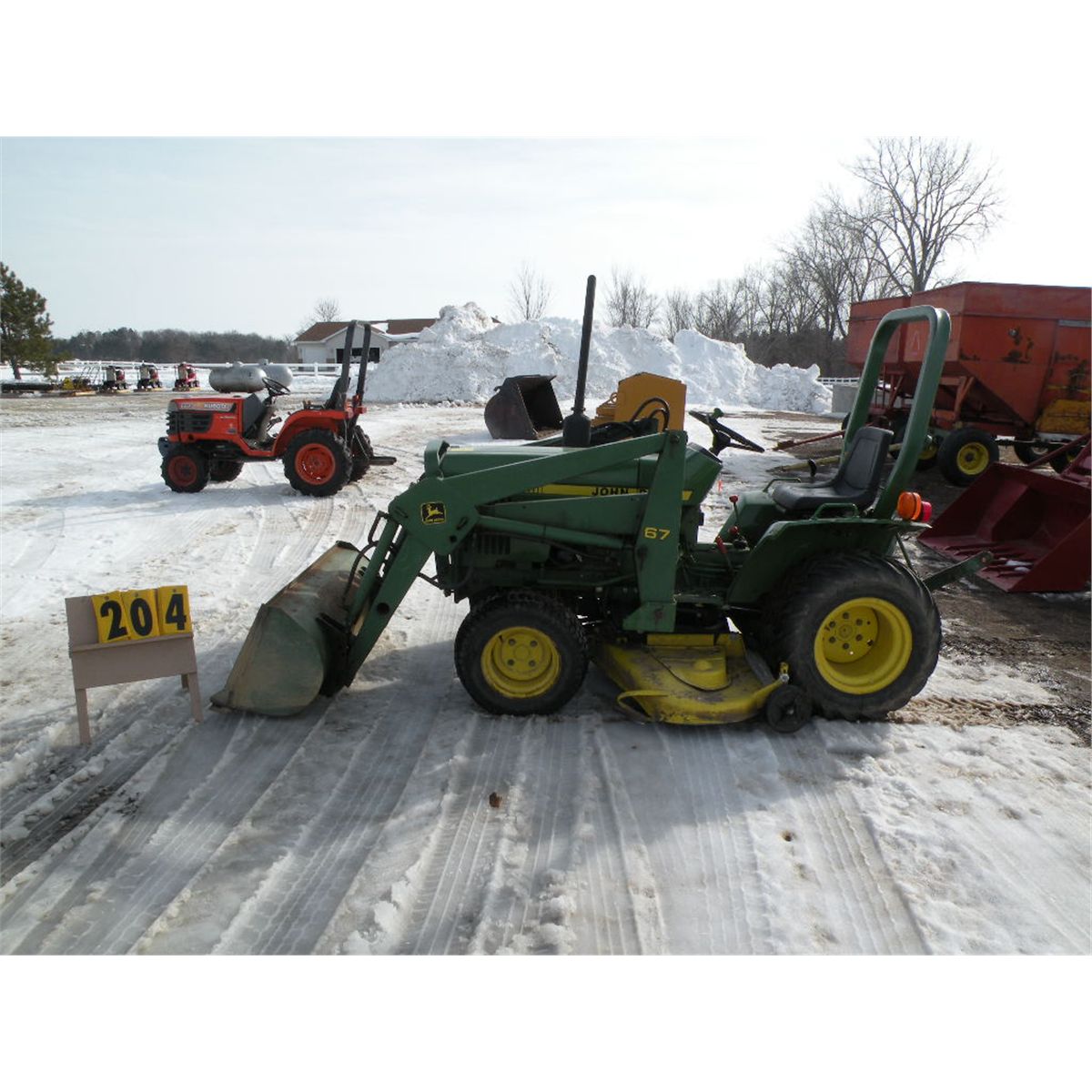 John Deere 650 w/John Deere Model 67 loader SN- CH0650S008774
