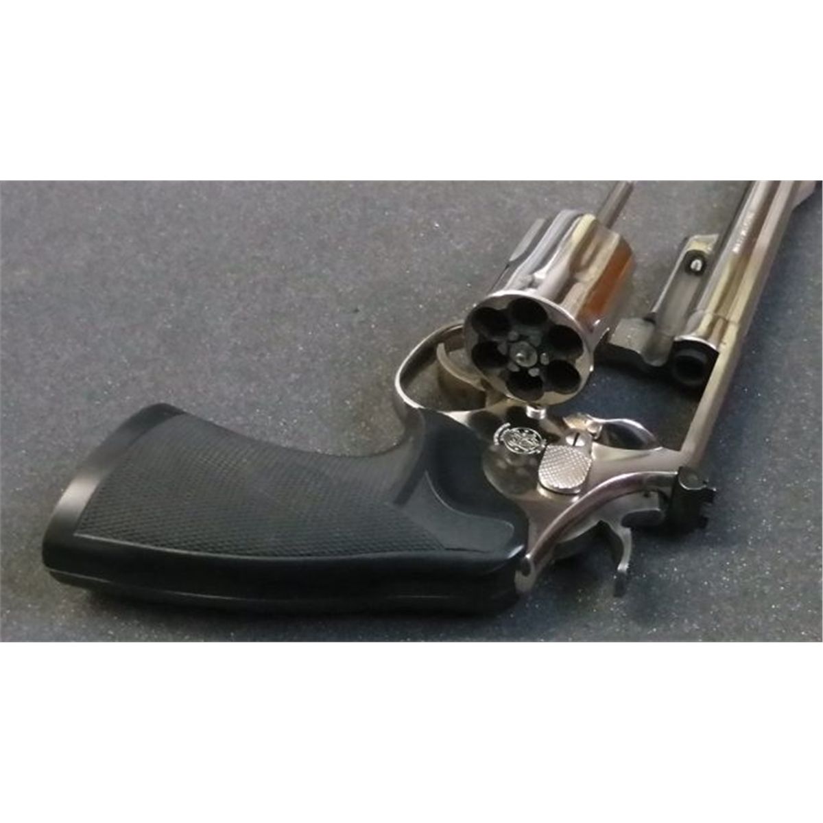 Smith and Wesson 357 Revolver Model 19-4. 6" barrel, red ramp sight ...