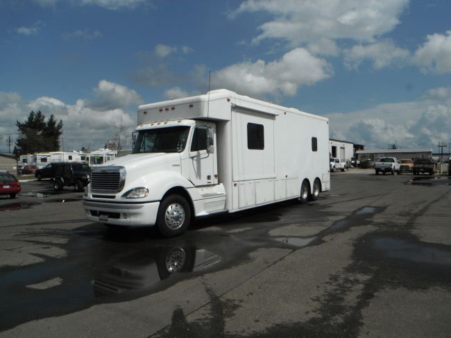 2002 Freightliner T/A 45' Toy Hauler