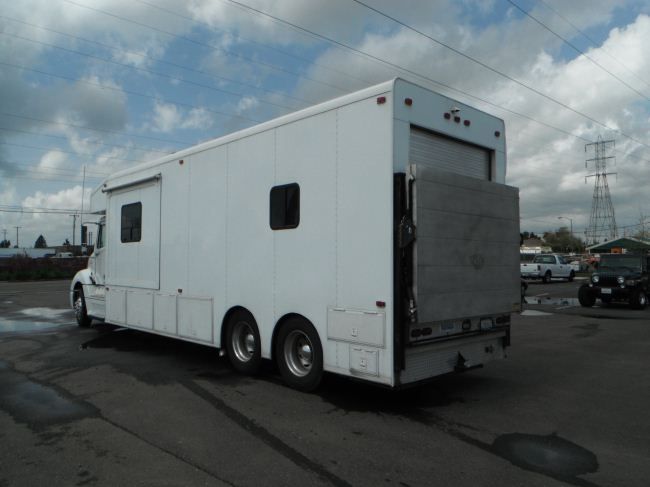 2002 Freightliner T/A 45' Toy Hauler